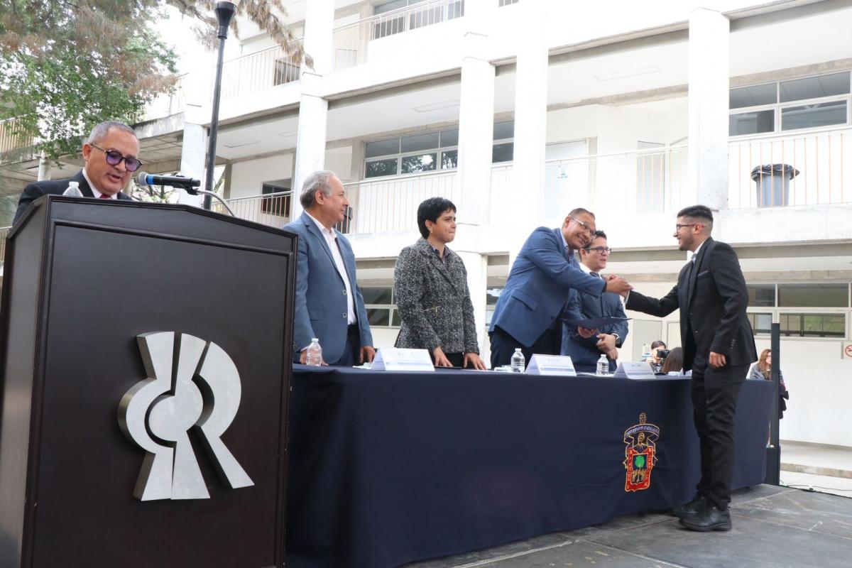 Ceremonia de Titulación Masiva DIVTIC | Centro Universitario de ...