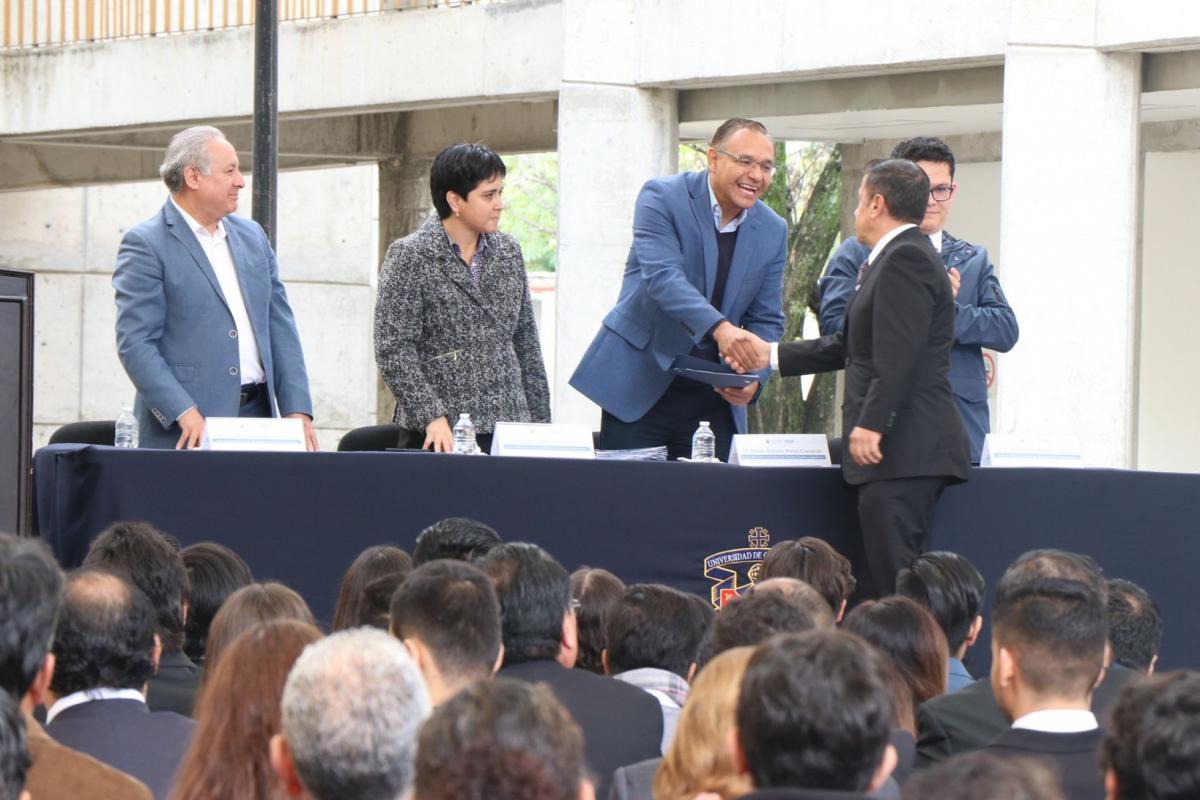 Ceremonia de Titulación Masiva DIVTIC | Centro Universitario de ...