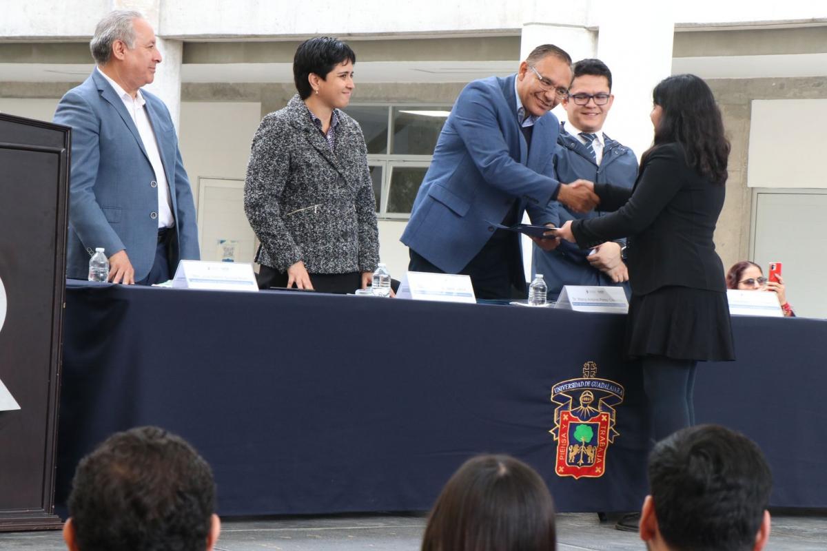 Ceremonia de Titulación Masiva DIVTIC | Centro Universitario de ...