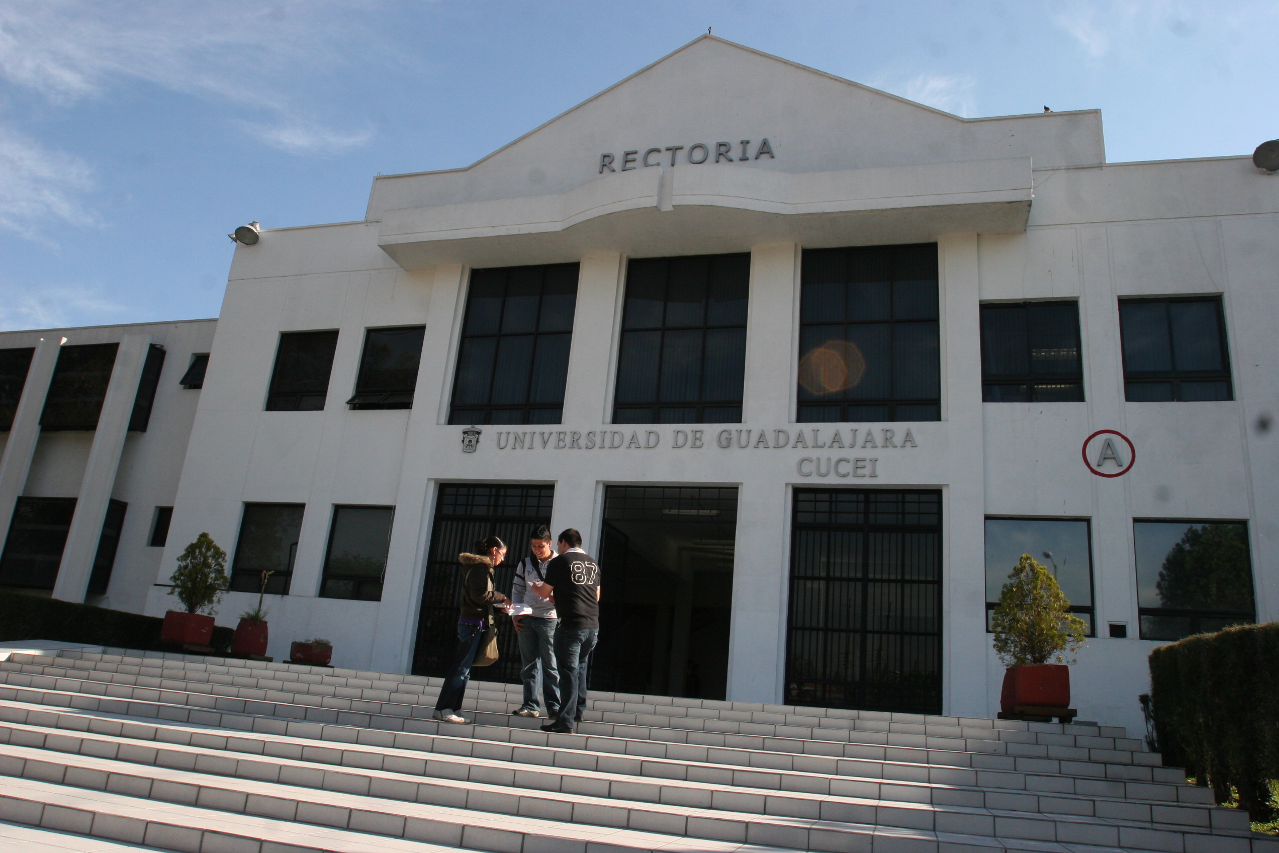 La comunidad de CUCEI obtiene el Premio Vinculación Universidad ...