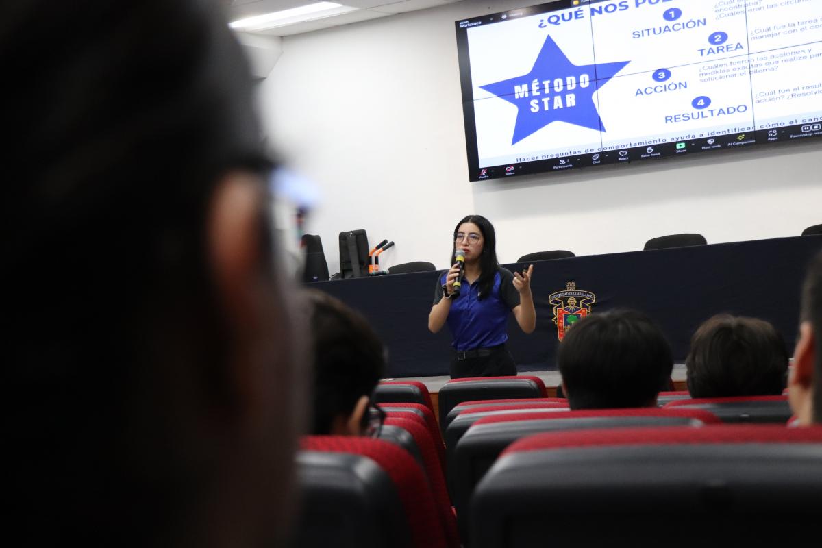 Innovación y Oportunidades en la Feria del Empleo CUCEI 2024 | Centro ...