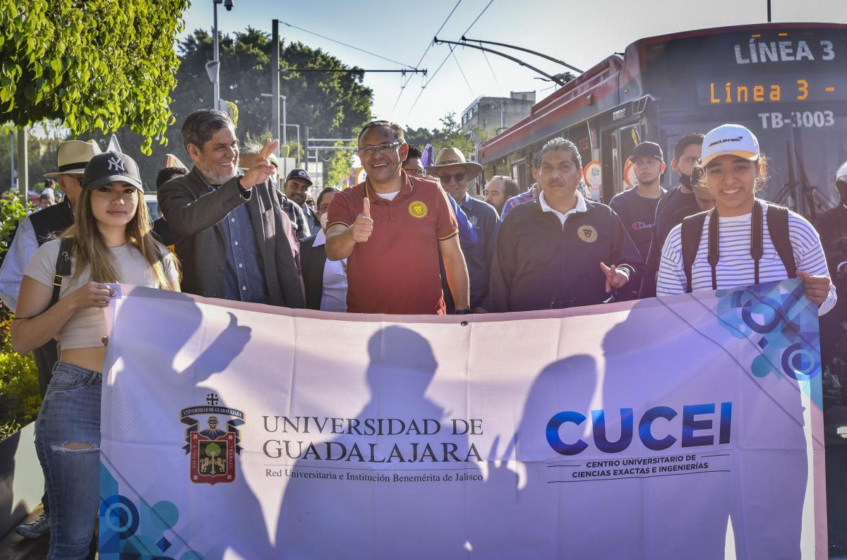 Marcha CUCEI en defensa de un presupuesto digno para la educación ...