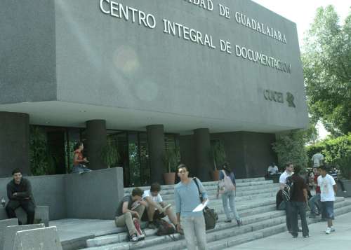 El CUCEI recibe 4% más alumnos de licenciatura | Centro Universitario ...